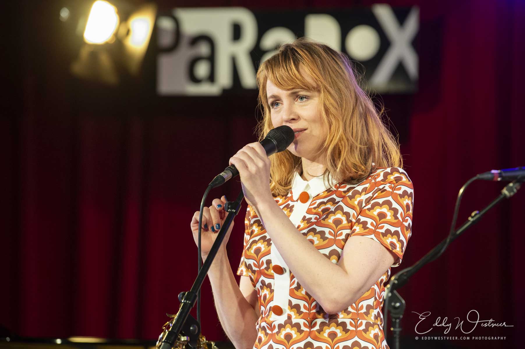 Opdrogen en gelukkig zijn met Janne Schra – jazzradar.com