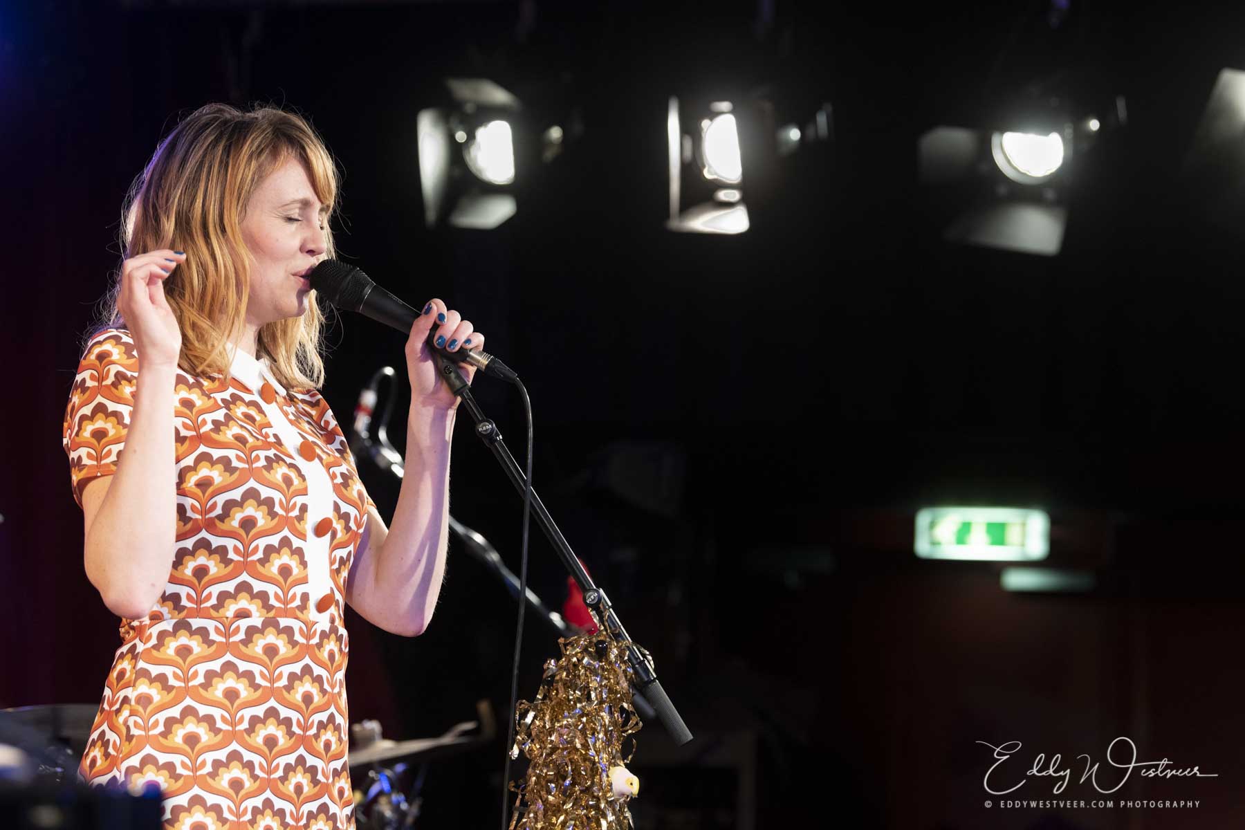 Opdrogen en gelukkig zijn met Janne Schra – jazzradar.com