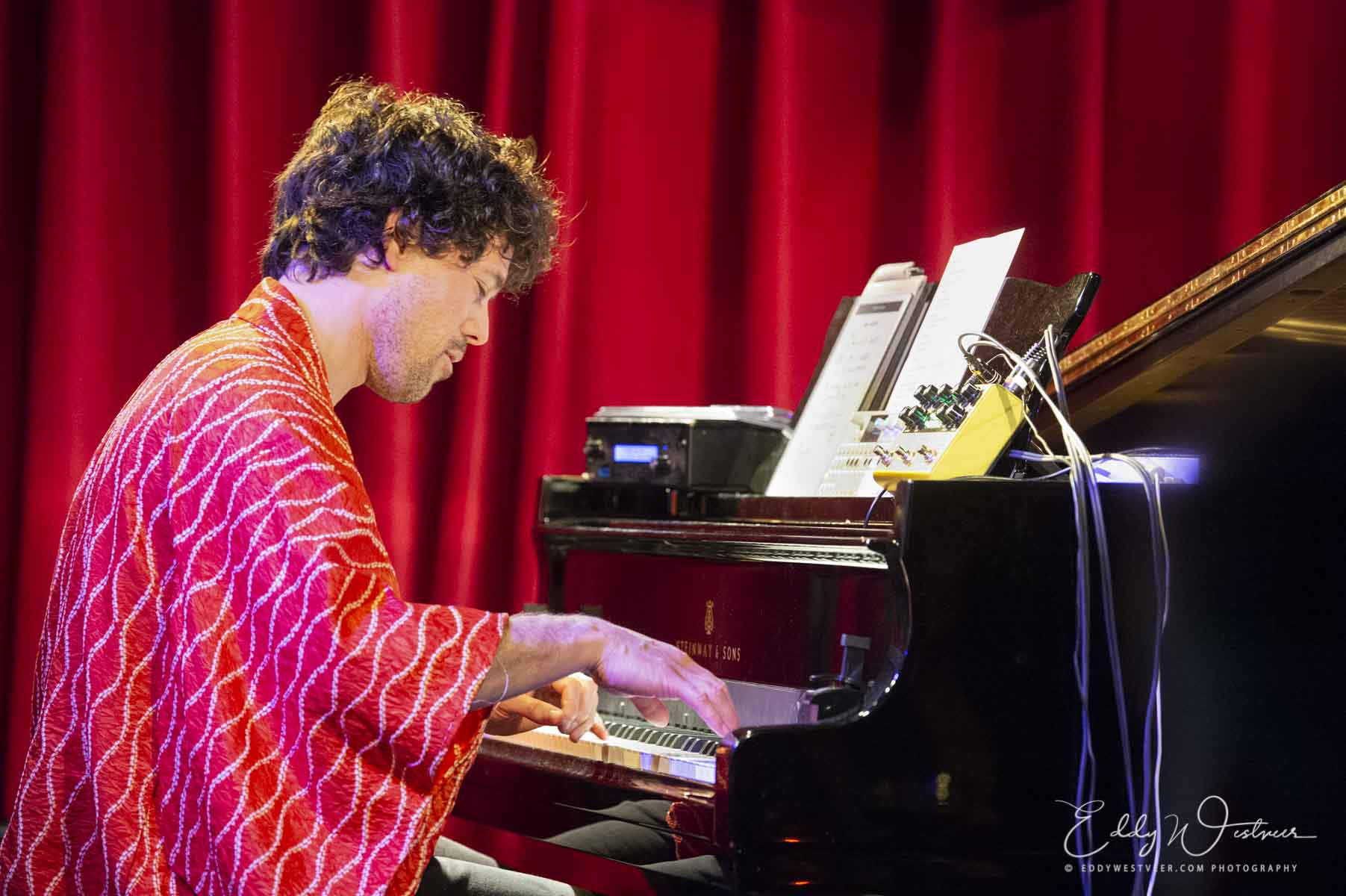 Opdrogen en gelukkig zijn met Janne Schra – jazzradar.com