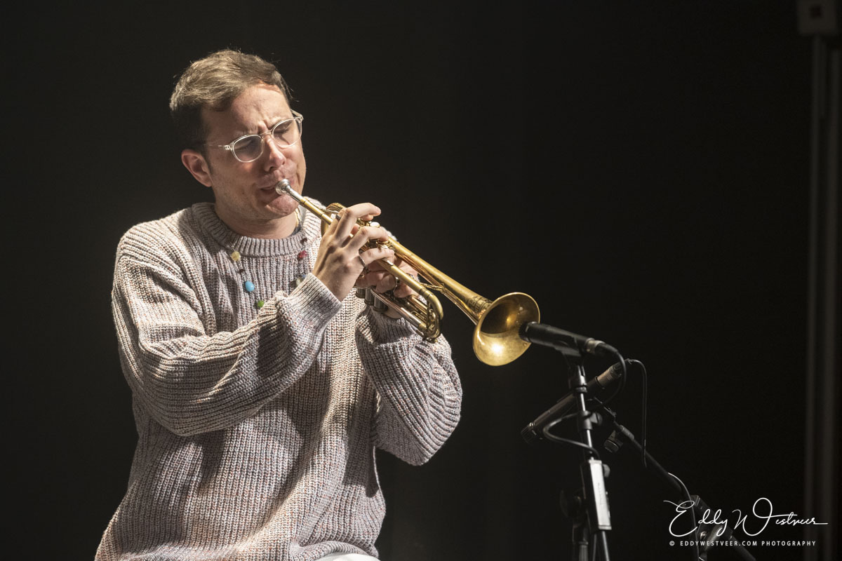 Eric Vaarzon Morel speelt met Miles Davis – jazzradar.com
